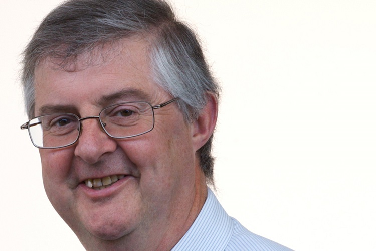 Welsh First Minister Unveils Plaque to Mark Snowdon Summit Building Ten ...