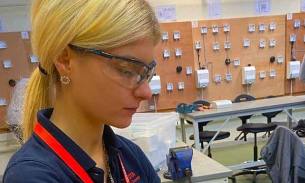 Talented Apprentice Wants to Inspire Girls to be Engineers